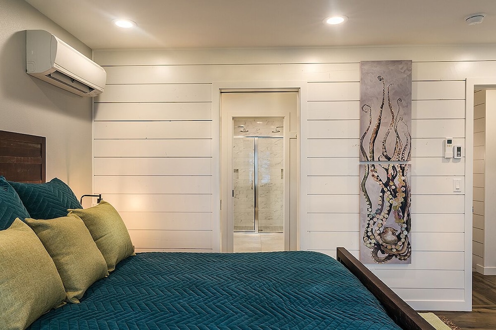 Seabrook's RoShamBo: Oceanview, Dog Friendly - Seabrook | Vrbo