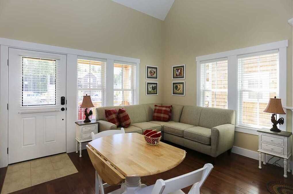 *New* Seabrook's The Chicken Coop: Dog-friendly Home! - Pacific Beach, WA