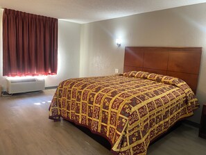 Quarto Individual Deluxe, 1 cama king-size, não fumadores | Secretária adequada para computadores portáteis, Wi-fi grátis