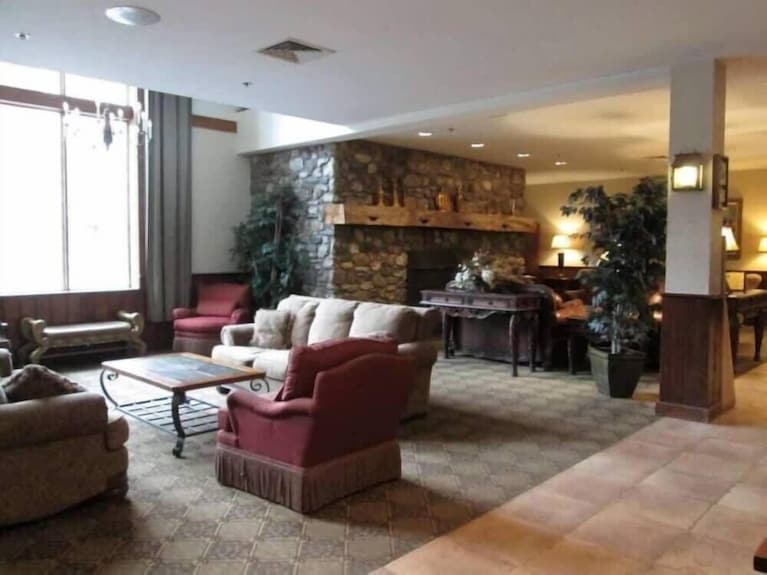 1st Fl Mtn View Woodland Suite On Jiminy Sleeps 4 Ski On/off, Fully Redone Count - Pittsfield, MA