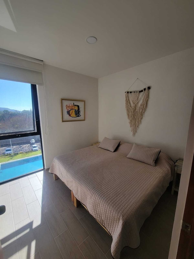 2 Bed/2 Bath Penth House w/ Private Roof Top at Lago Luna, Chante - San ...