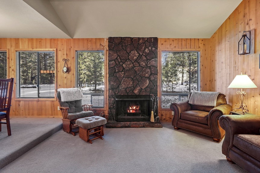 14 Mt Hood - Sharc, Wooded View, Huge Deck, Pet Friendly - Sunriver, OR