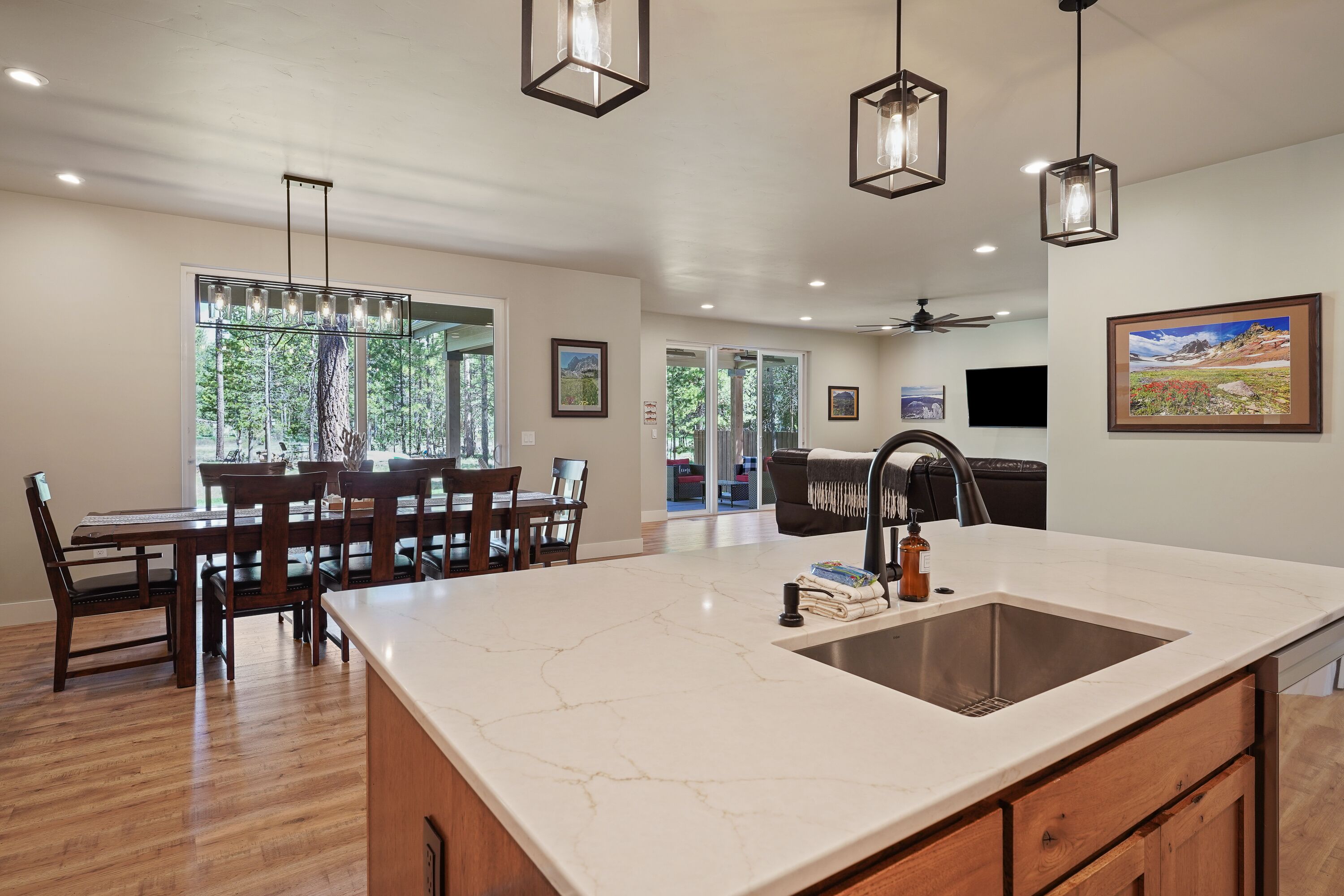 Spectacular River Front Access, Hot Tub, Ping Pong, South Of Sunriver Resort - Oregon