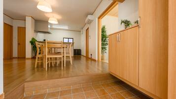 Casa | Berços grátis, Wi-Fi de cortesia, roupa de cama