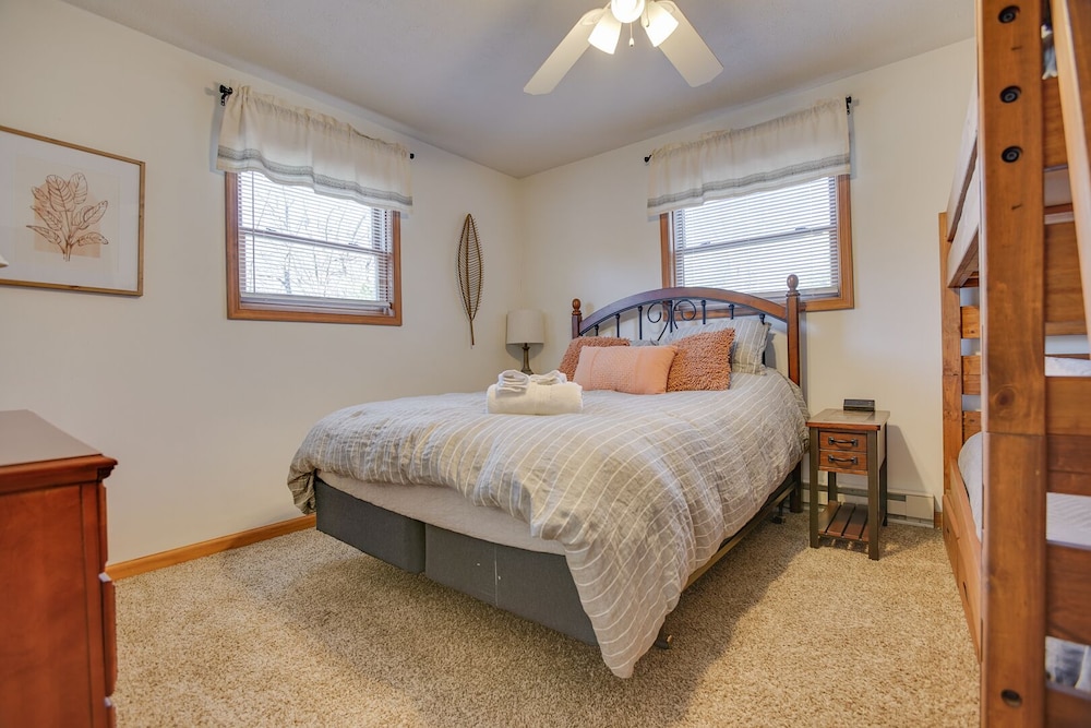 Carebear Cabin | Lakefront W/ Beach Access, Fire Pit + Game Room! - Towamensing Trails