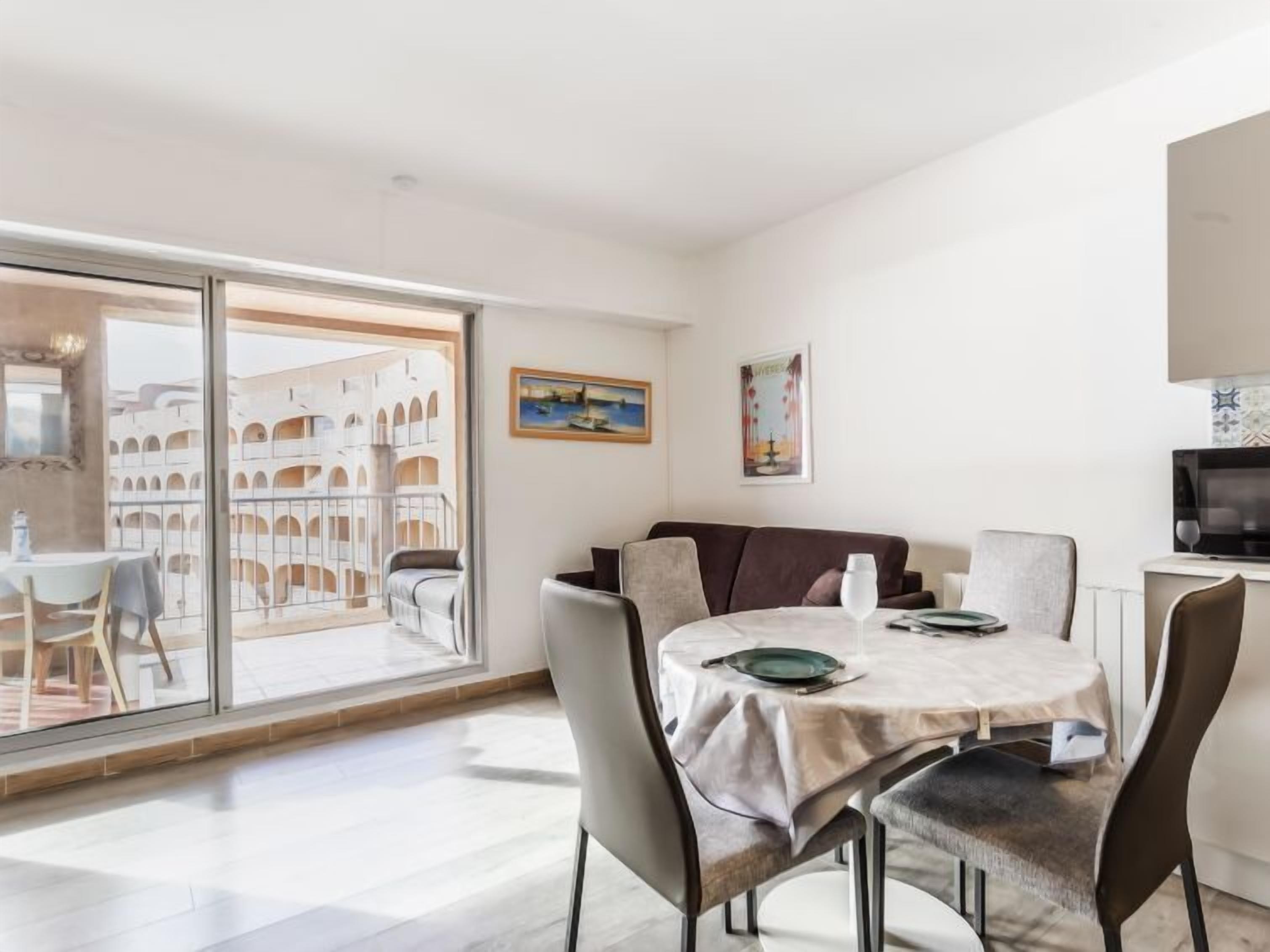 Port De La Gavine By Interhome - Hyères