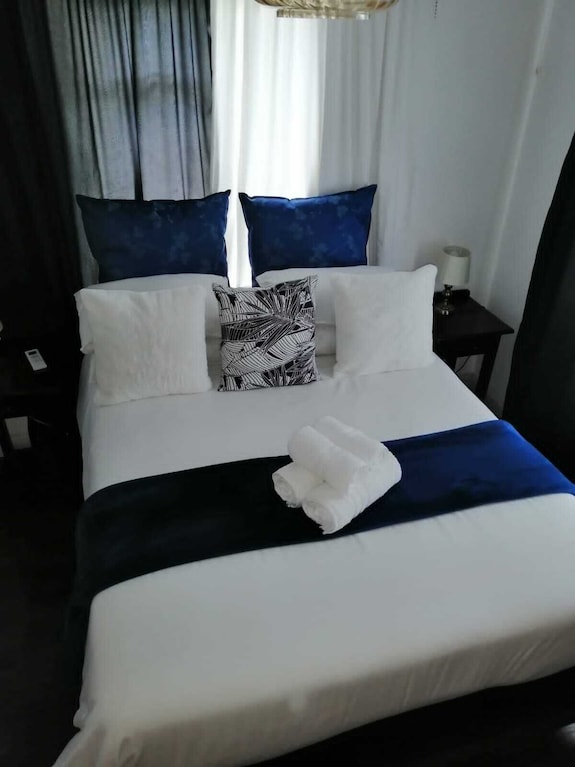 Your Home Away From Home In The Ostrich Capital Of South Africa - Western Cape