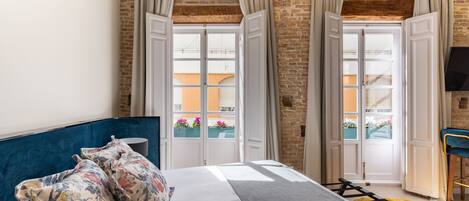 Quarto Duplo Standard | Minibar grátis, cofre no quarto, cortinas/cortinados opacos