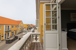 Apartamento superluxo, 3 quartos, sacada (6 persons) | Terraço/pátio