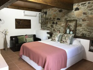 Quarto Duplo de Luxo | Camas de colchão viscoelástico, cofre no quarto 