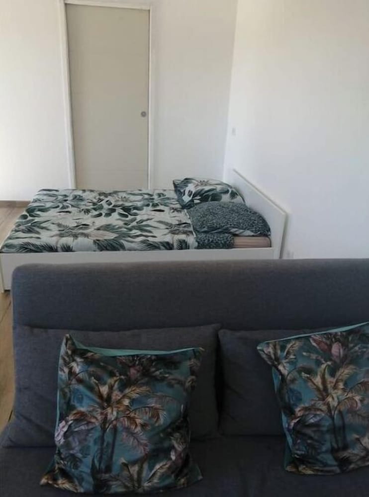 Uzes (8km), lovely guest house with swimming pool. - Serviers-et ...