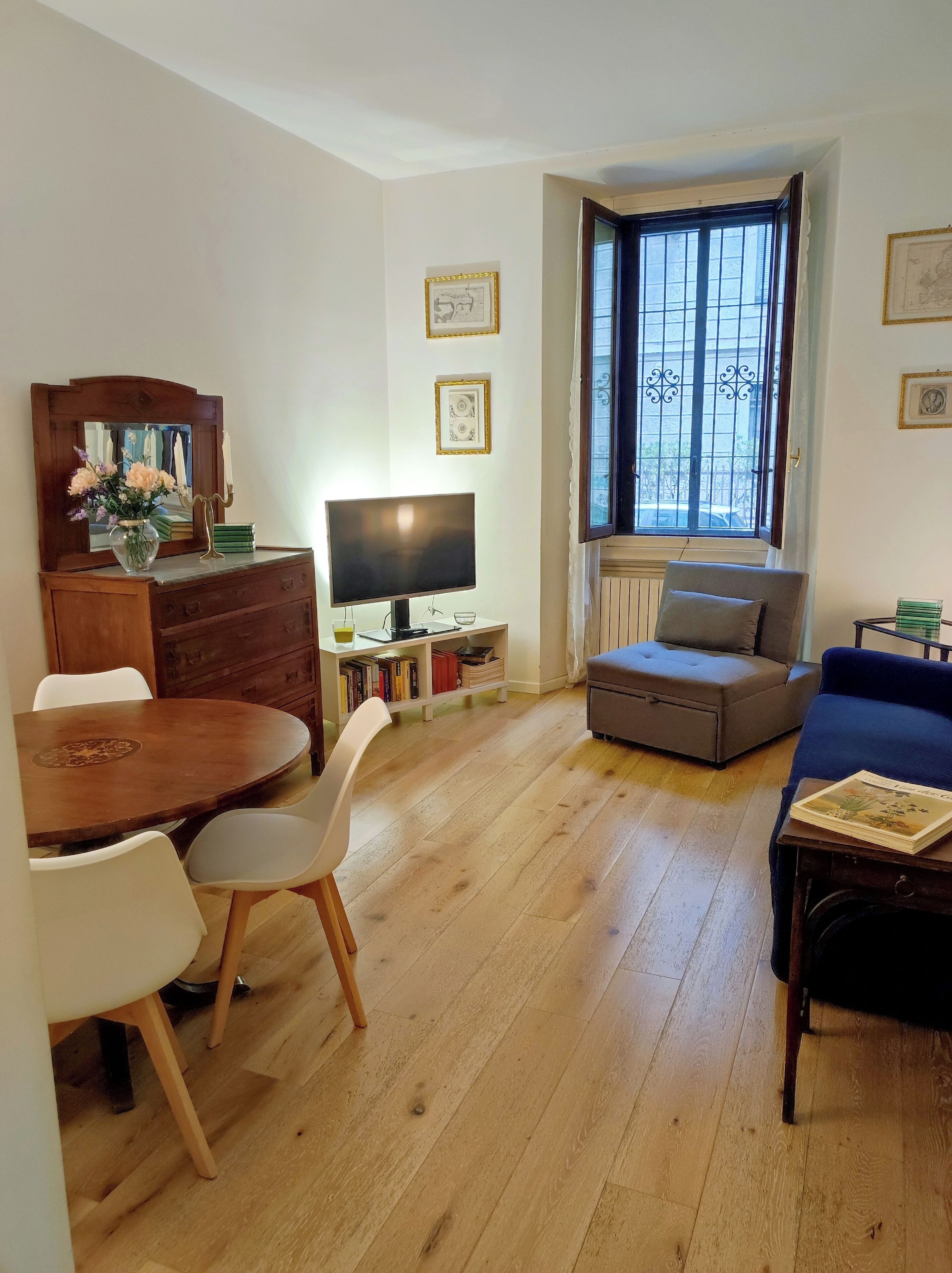 Vitruvio 42 Deluxe | Modern Milan Apartment | Central Location | Sleeps 3 - Milano