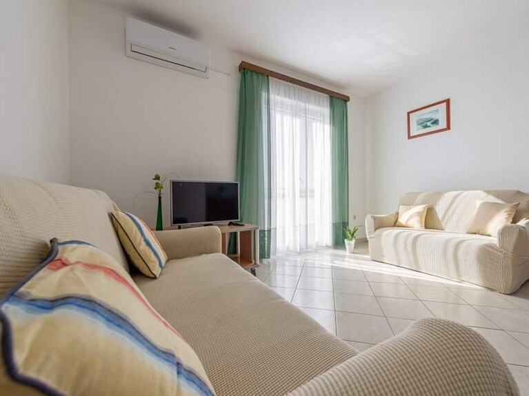 Apartments Anamarija - One Bedroom Apartment With Balcony - 6 - Privlaka