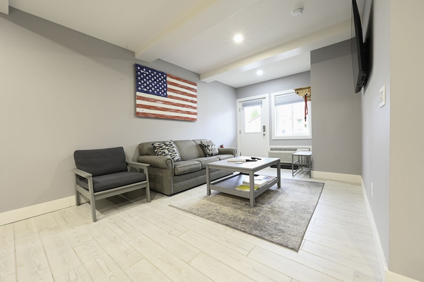 Sleeps 4 Adults & 1 Child. Ski In Ski Out. Washer/dryer Wifi, New King Bed - Míchigan