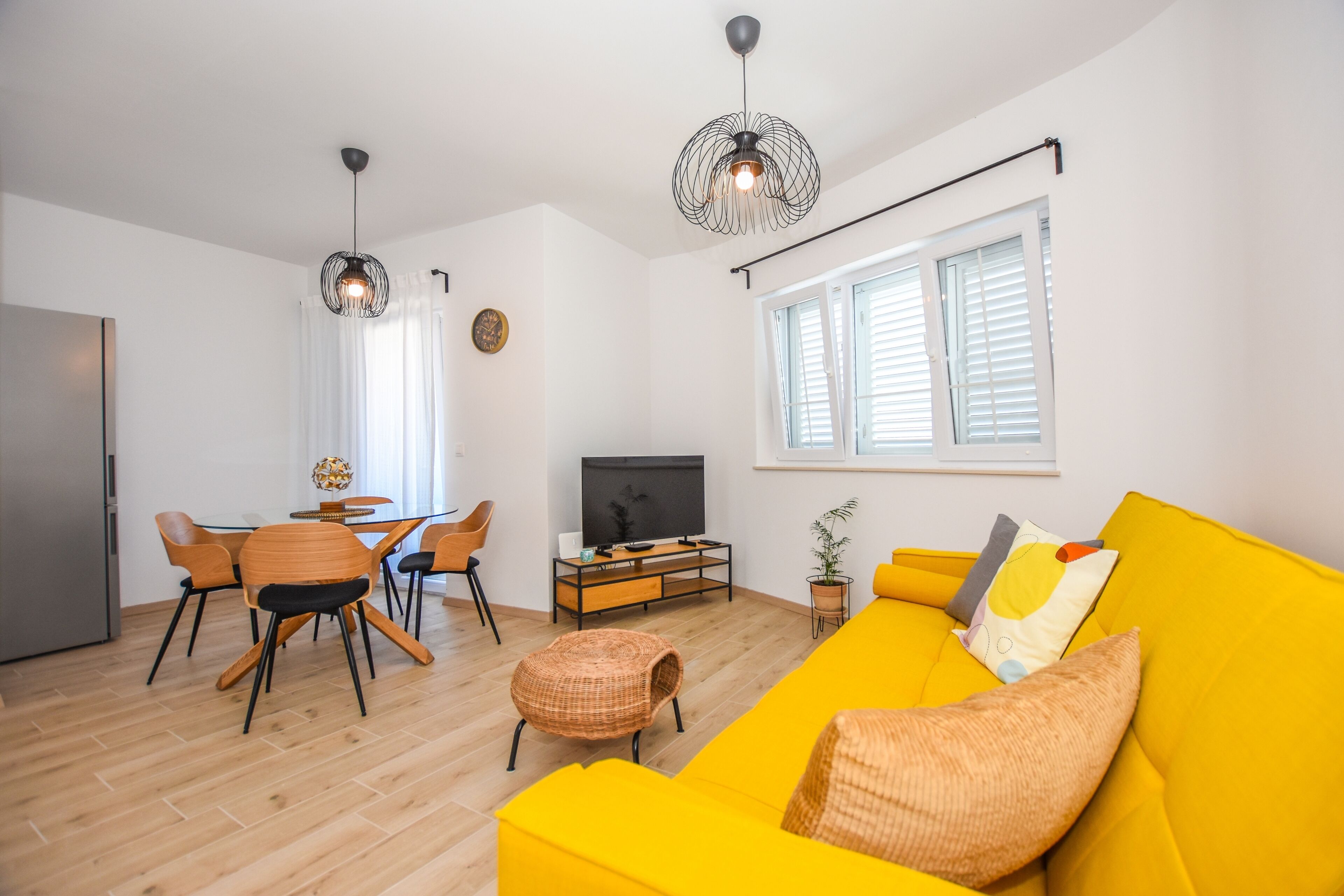 2-zimmer-ferienwohnung Mit Terrasse Und Meerblick Mandre, Pag (A-18839-b) - Novalja