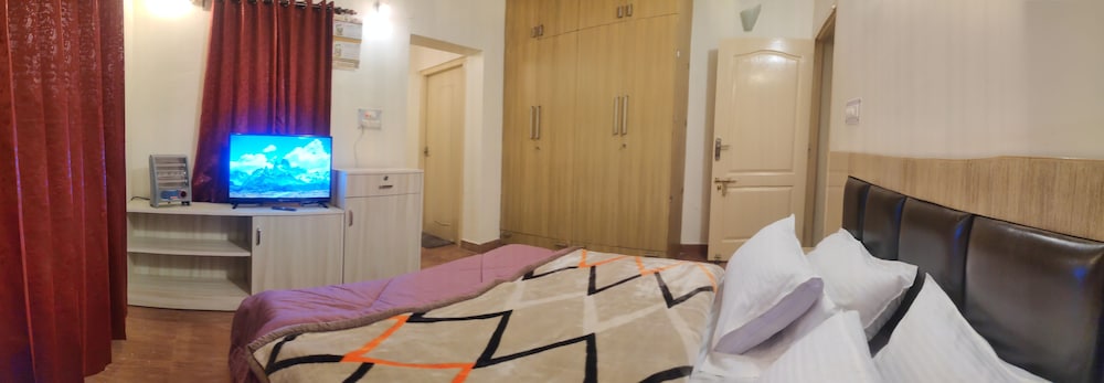 Large Cottage With Valley View - 5 Minutes Walk From Lake! - Uttarakhand