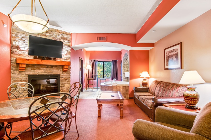 Spacious Condo & Studio With Fireplaces, Full Kitchen, Jetted Tub, Ac, & Balcony - 위스콘신 델즈