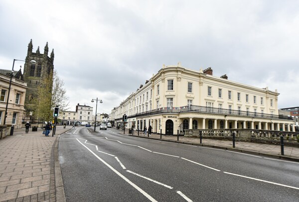 Terrace House - Warwick