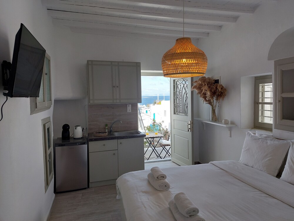 Gemini Suite Two - Mykonos
