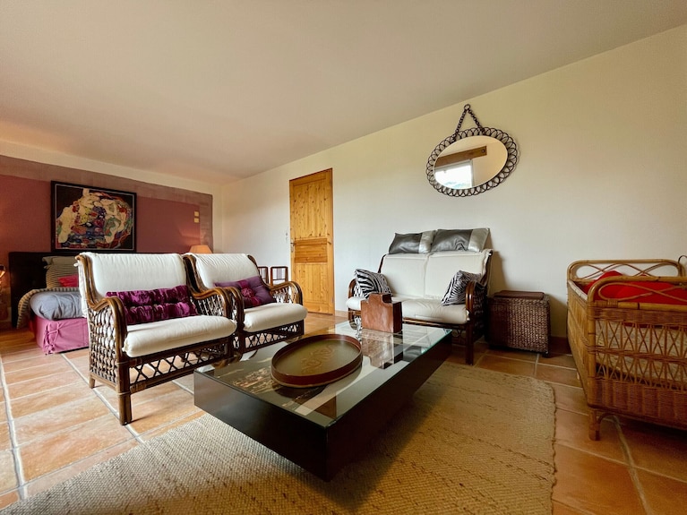 Gîte Familial Avec Terrasse Panoramique Et Cheminée, Idéal Pour Randonnées Près De Retournac - Haute-Loire