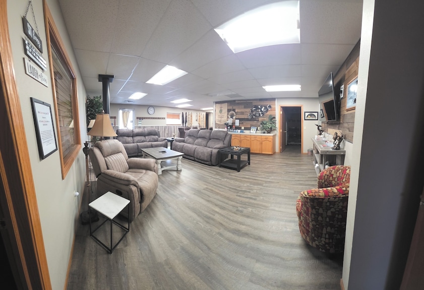 Labrador Lodge! Relax And Enjoy! 4 Main + Add-on Bedrooms And Gathering Room - Dakota du Sud