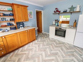 Casa de campo | Cozinha privada | Geladeira, lava-louças, chaleira elétrica, torradeira