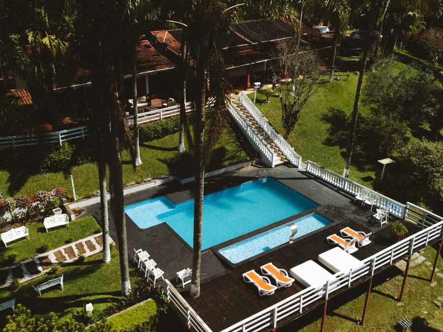 2 piscinas exteriores, espreguiçadeiras
