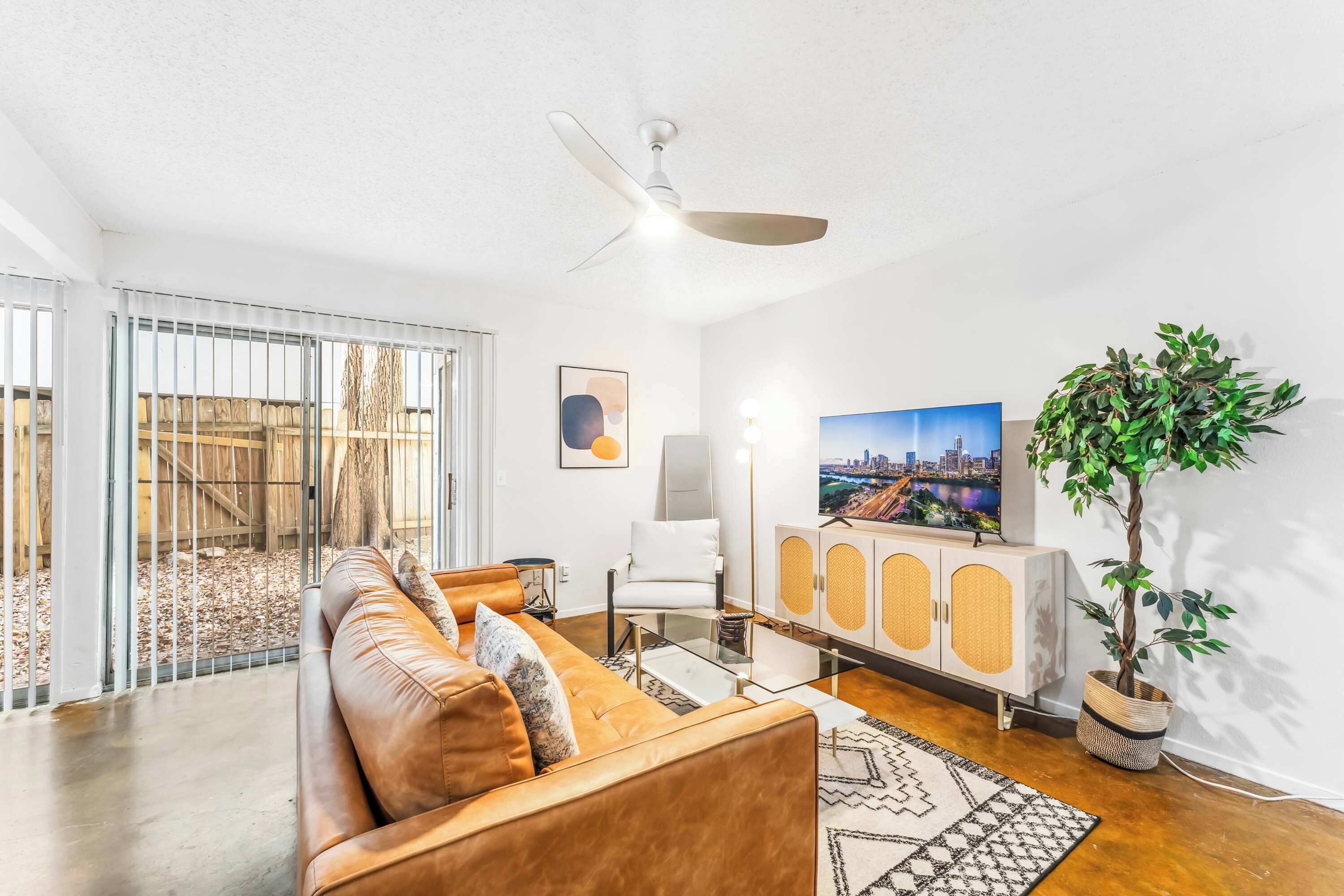 Prime Soco Cozy 1br King Suite W/ Pool, Parking - Austin, TX