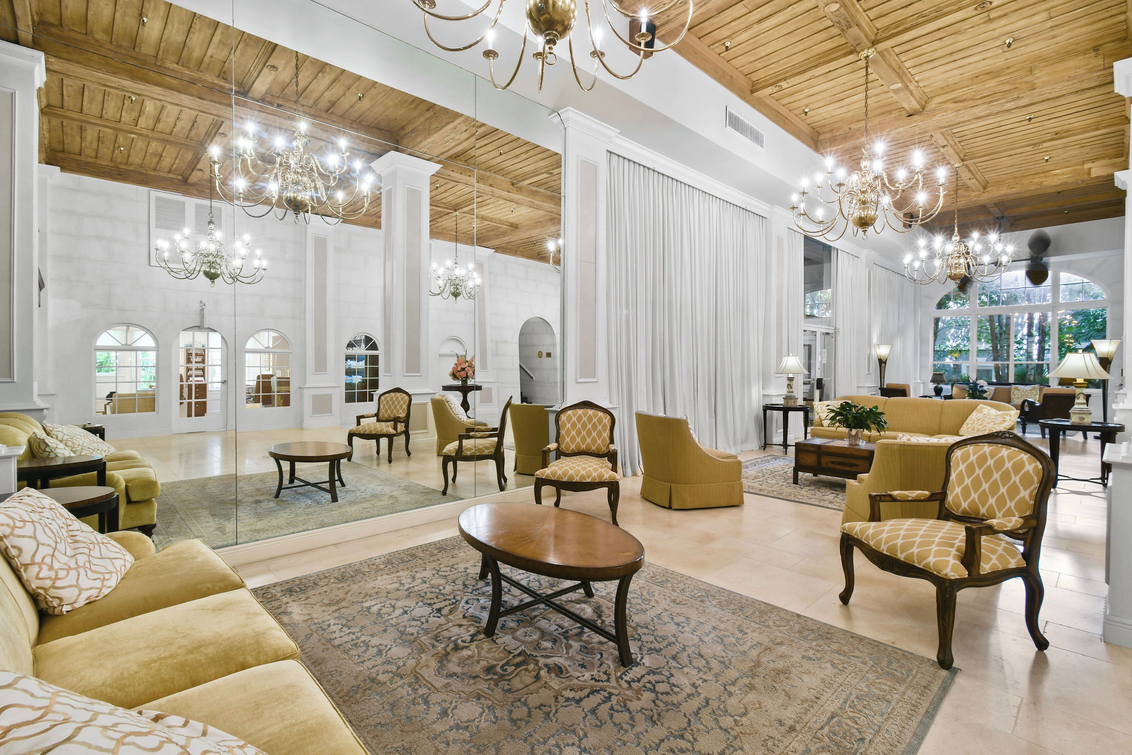 Tropical Urban Chic Studio 2046 - Palm Beach, FL