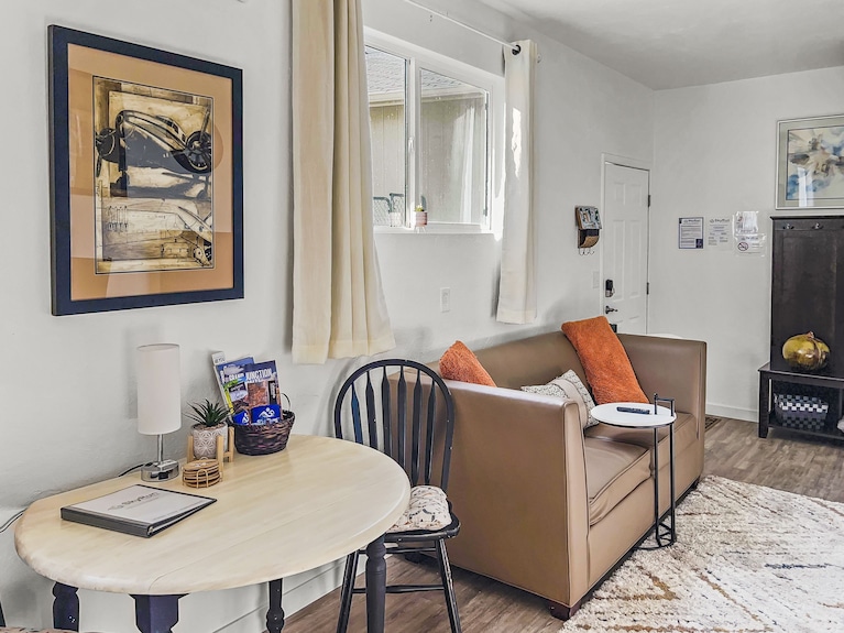 Charming Studio Hiking & Biking Pet Friendly - Grand Junction, CO