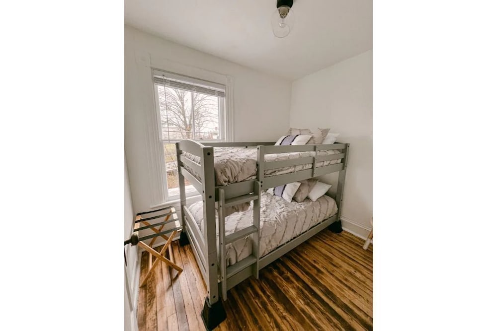 Historic Home- Walking Distance To Downtown - Virginie