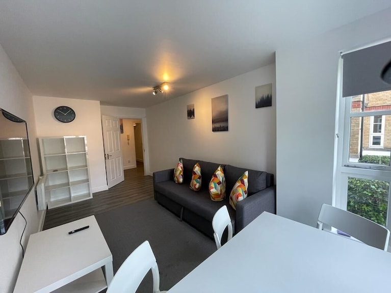 Two Bedroom Apartment Premium In Ilford Grand - Ilford