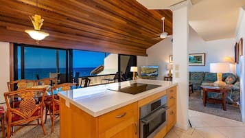 Apartamento em Condomínio Fechado, 2 quartos | Cozinha privada