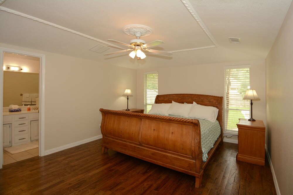 4 Bd/3bath house in Allen. Quiet neighborhood. - Allen | Vrbo