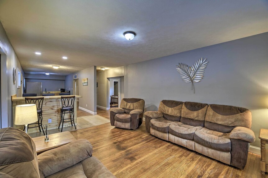 Mullens Cabin W/ Gas Grill & Mountain Views! - Twin Falls Resort State Park, Mullens