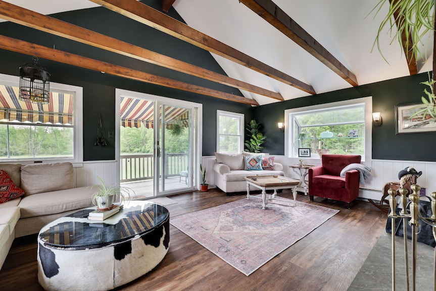 Log Cabin Farm & Gathering Space On 11preserved Acres For Your Serene Getaway - Doylestown, PA