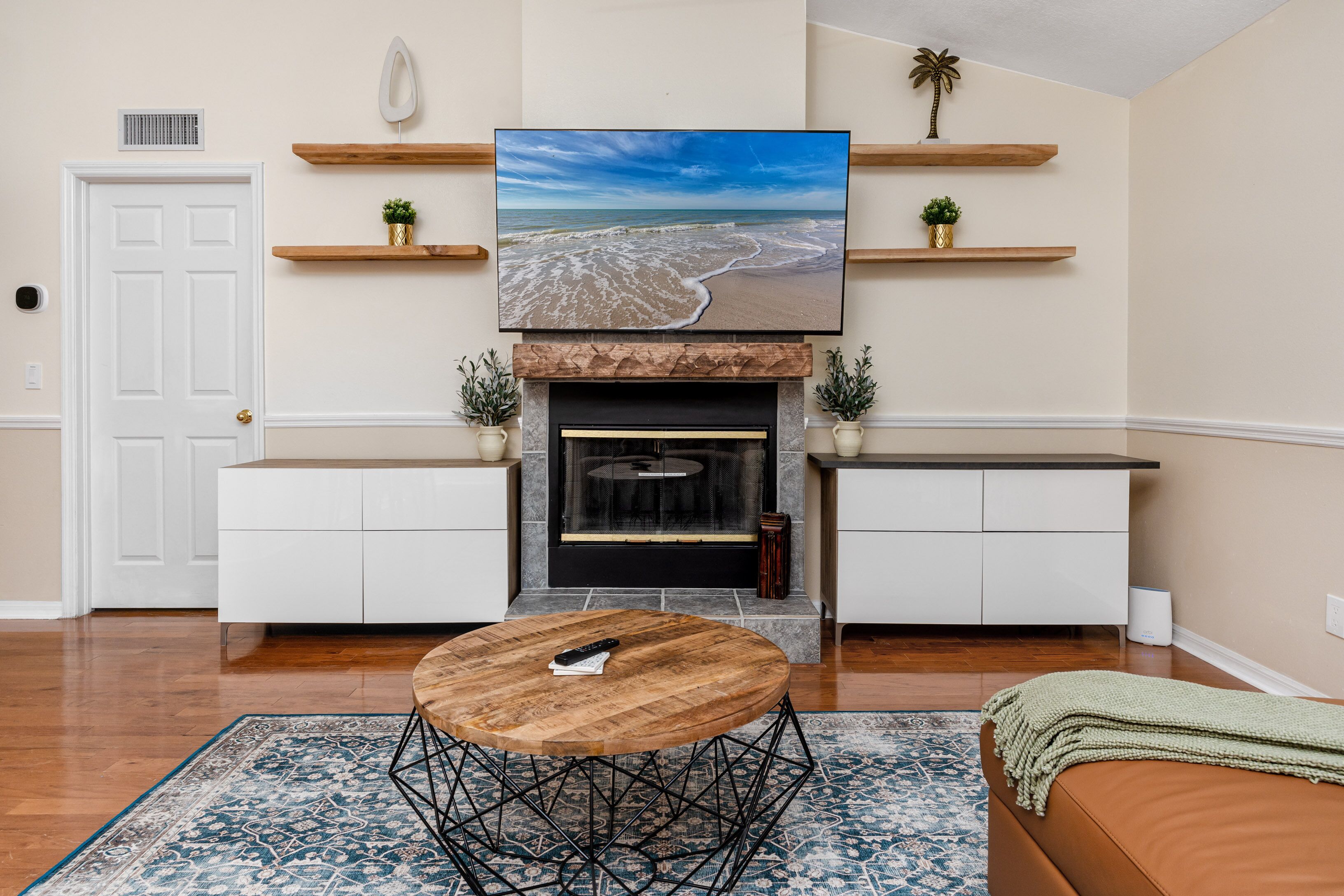 Blue Heron Lakeview Pool Home Close To Clearwater - Clearwater, FL