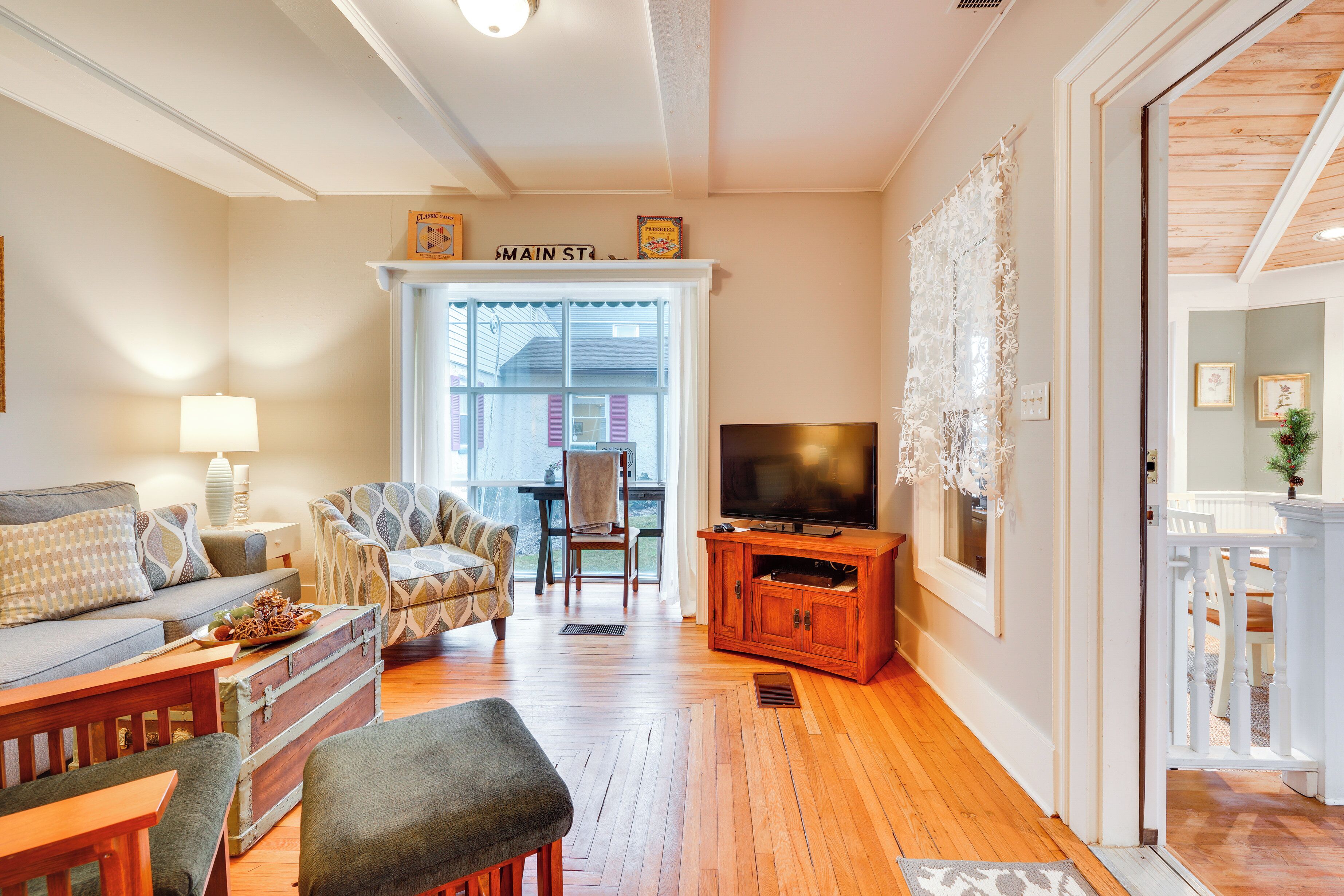 Historic Bemus Point Studio W/ Porch: Walk To Lake - Bemus Point, NY