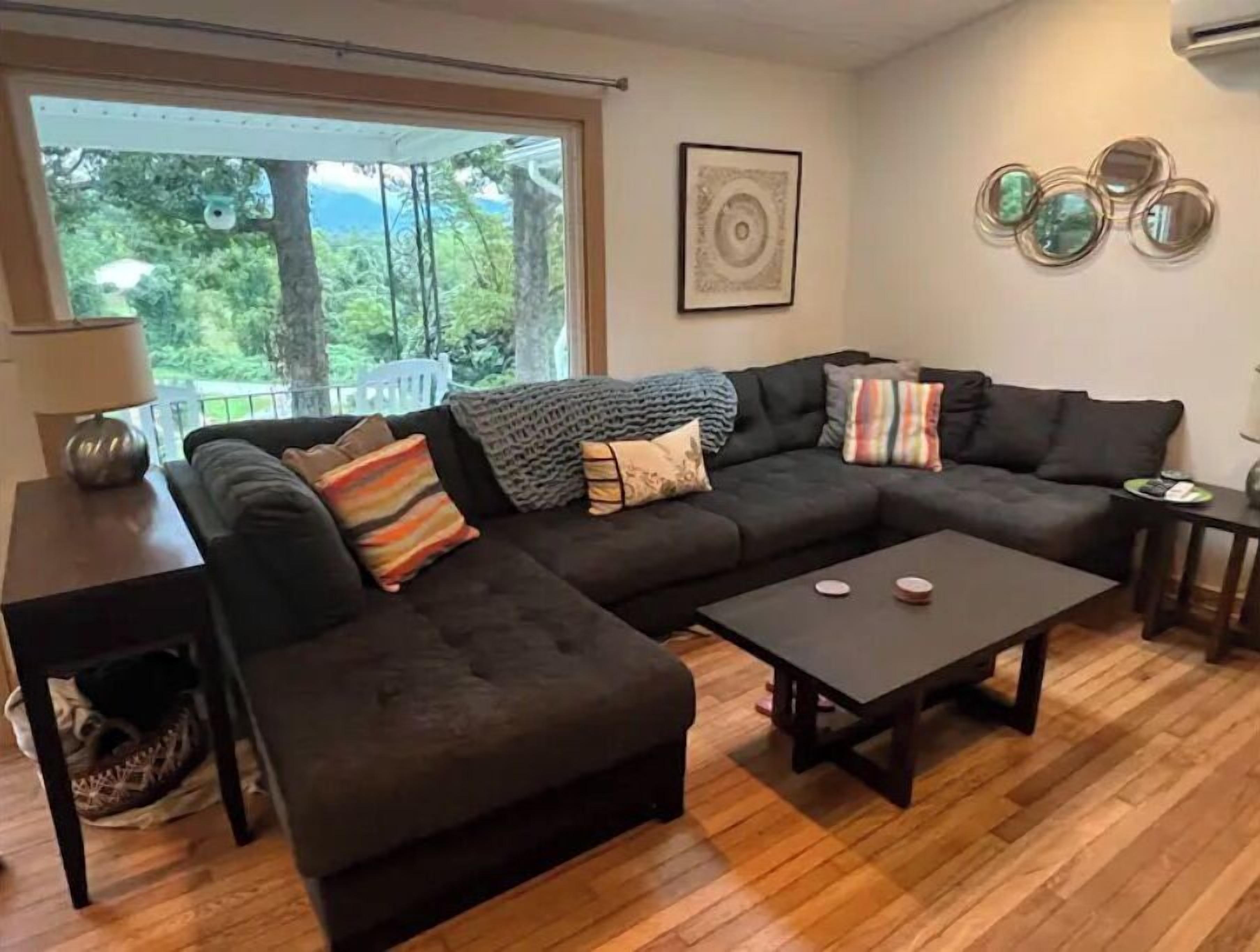 Blue Ridge Mountain Cottage Close To Everything Asheville Has To Offer. - Asheville, NC