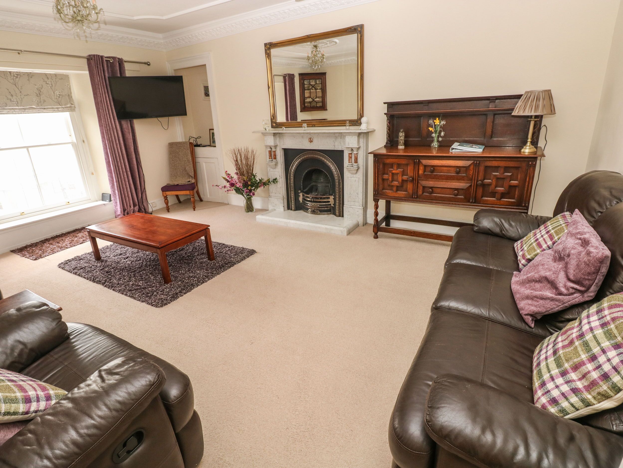 Gower View, Pet Friendly, Character Holiday Cottage In Tenby - Tenby