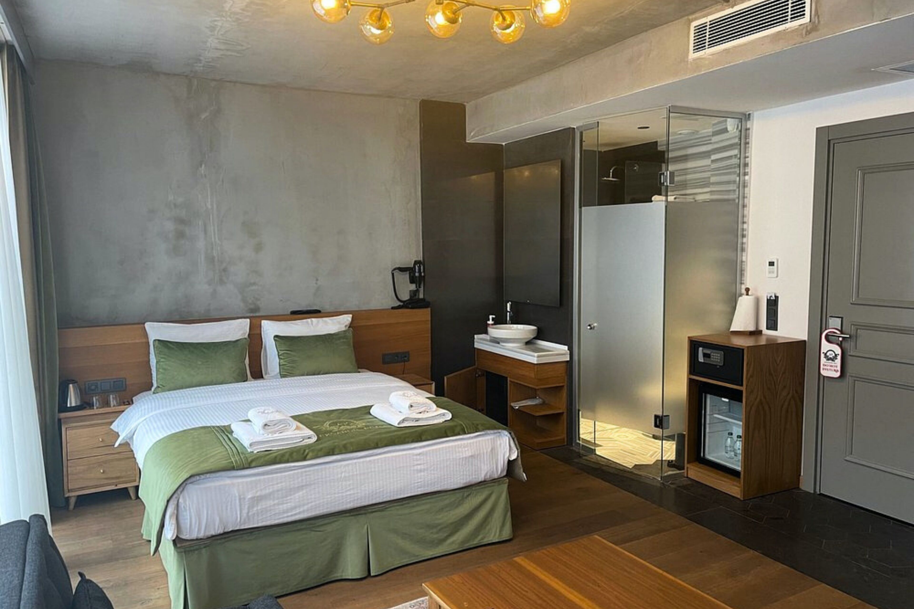 Suite Room | Roupa de alta qualidade, minibar, cofre no quarto 