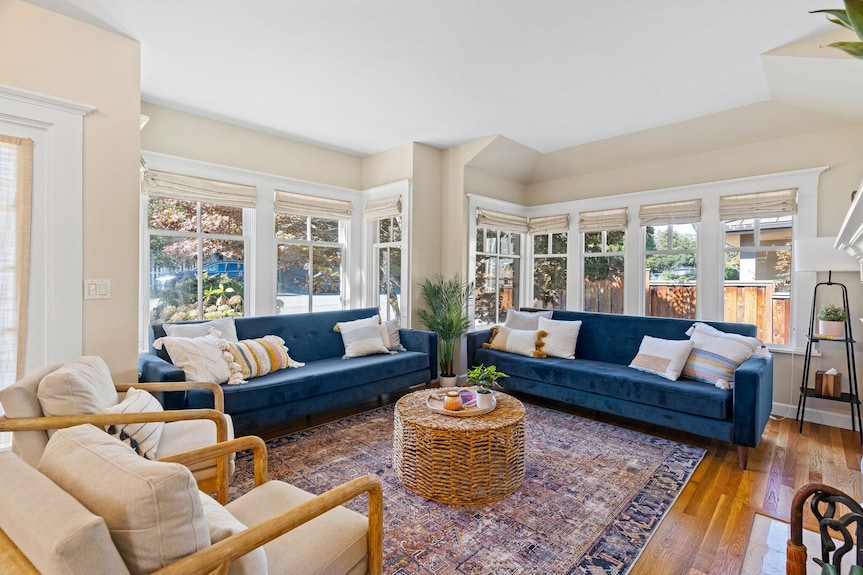 Beautiful 5 Bedroom Home Just Steps From The Beach - Santa Cruz, CA