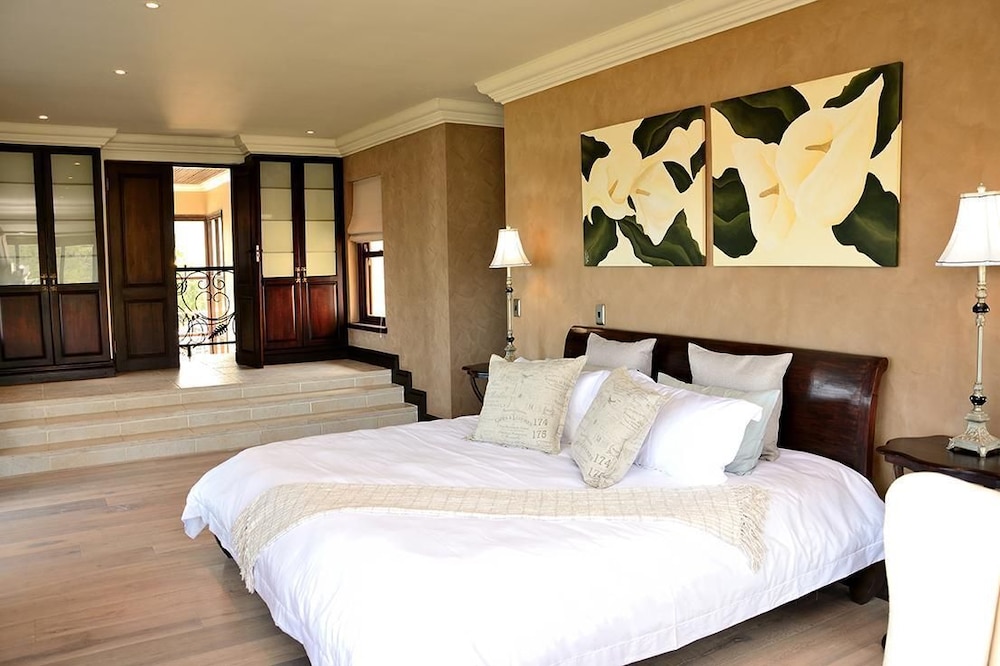 Holiday House Knysna For 1 - 10 Persons With 5 Bedrooms - Holiday Home - Knysna