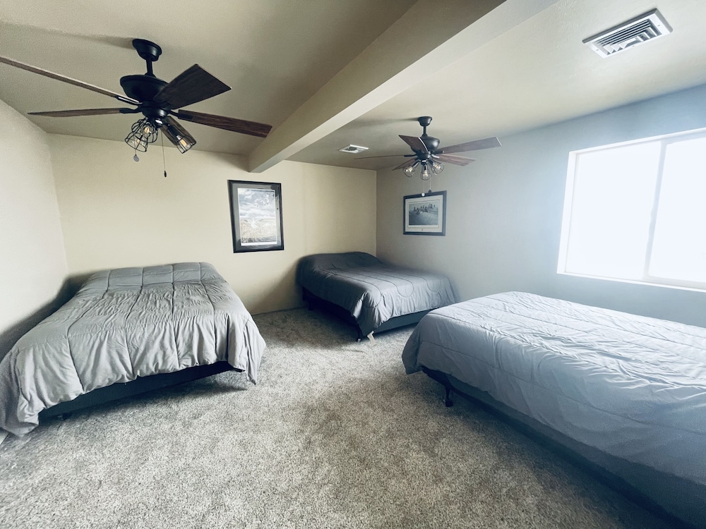 Legacy Lodge, Beautiful Views, Local Lakes For Swimming/fishing. - Nebraska