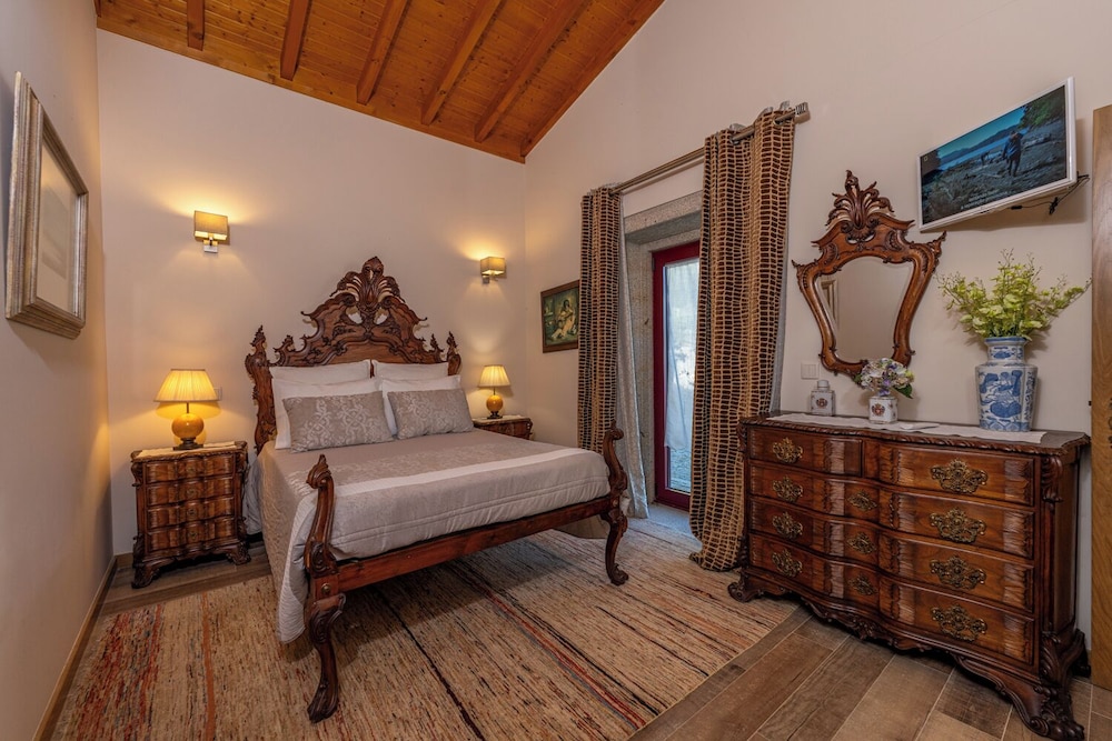 Magnolia Sublime Villas | Large Bungalow With Naturally Heated Pool And Gardens - Ribeira
