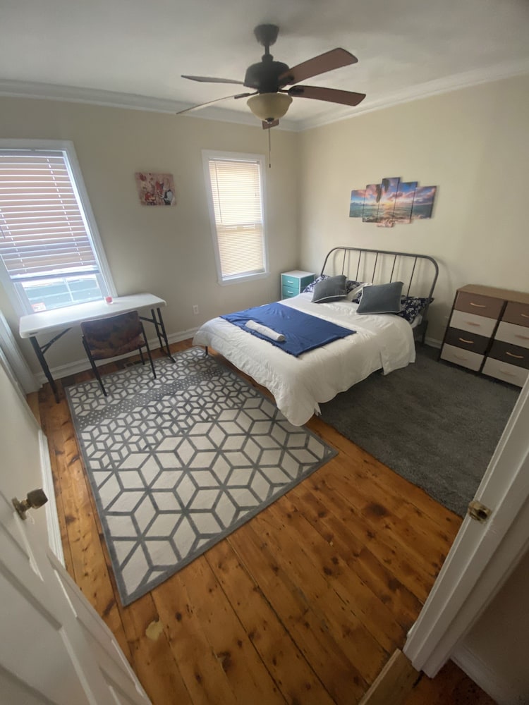 🌟Spacious + Backyard🌟50ft To Atwells & Downtown!🍝🎇 - Rehoboth, MA