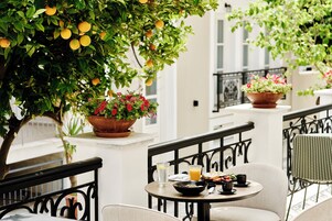 Pequeno-almoço tipo buffet diário incluído 