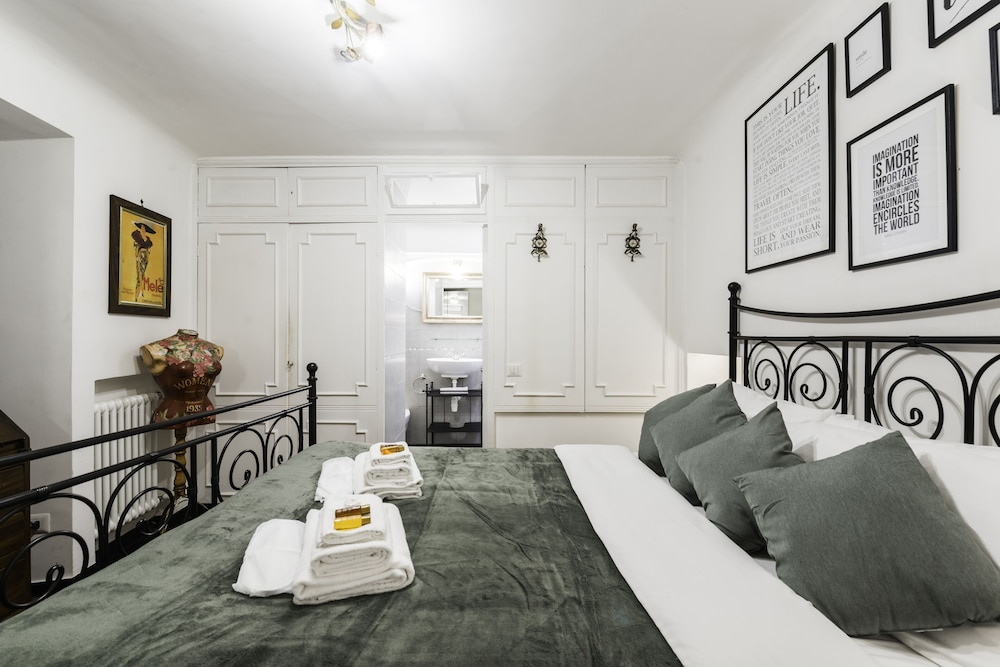 Orsini Palace - Rome | Vrbo