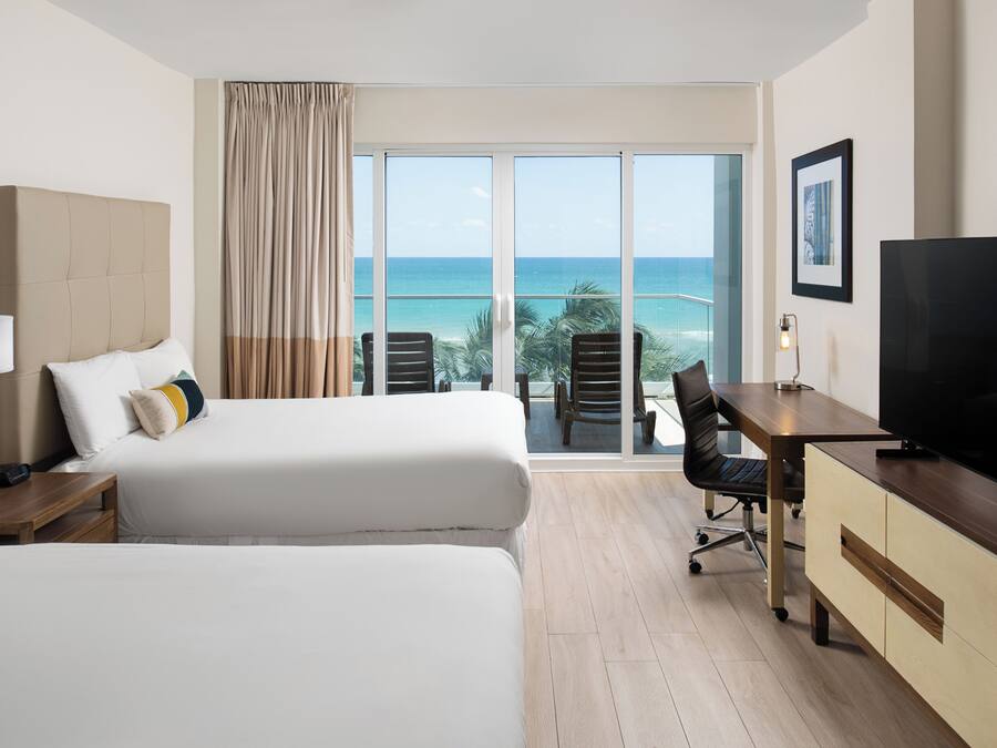 Quarto Standard, 2 camas de casal | Cofre no quarto, secretária, ferro/tábua de engomar, Wi-fi grátis