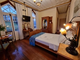 Minibar, Wi-fi grátis, com decoração personalizada